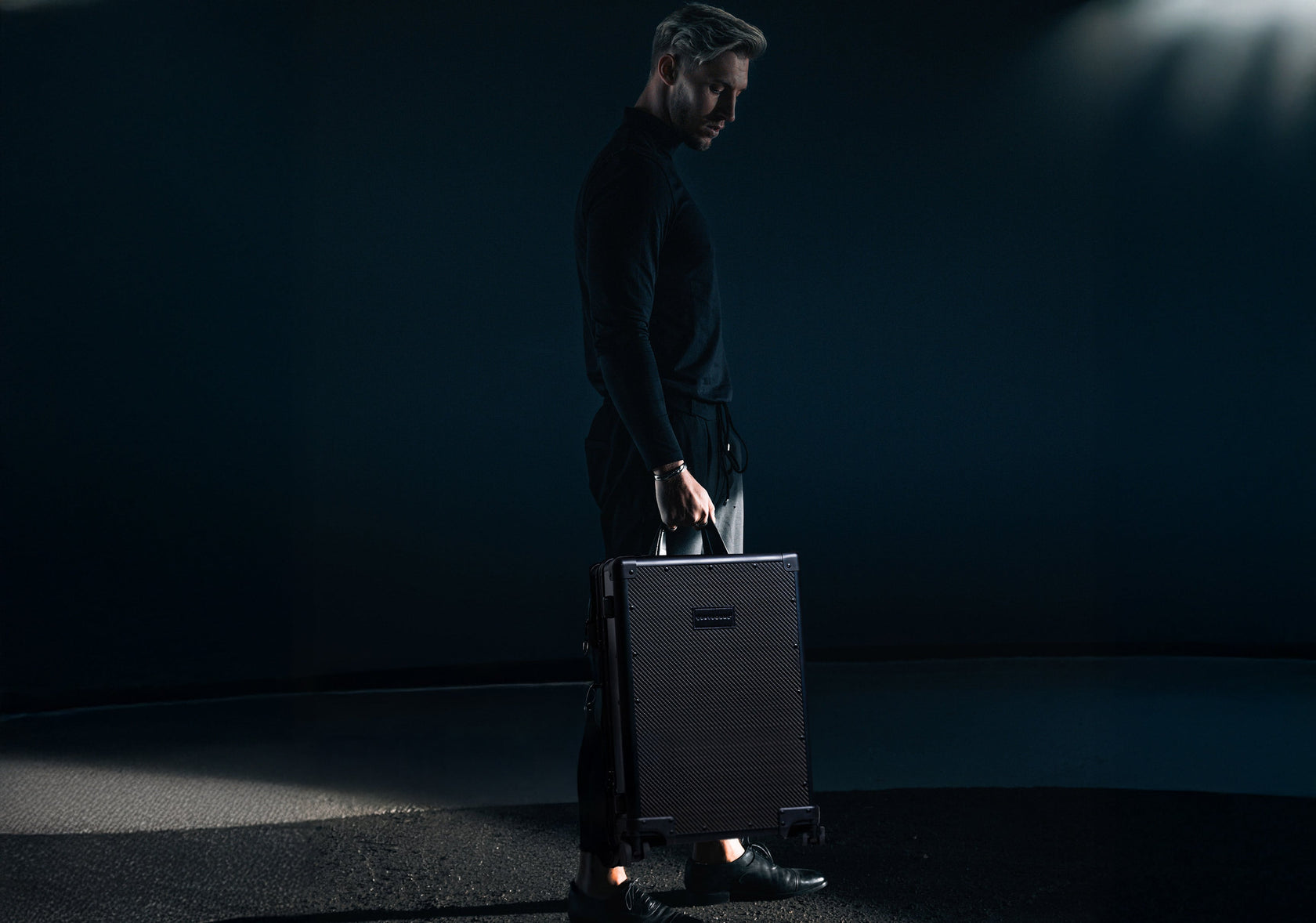 Buy B-2 Carbon Carry-On Trunk - Carbon Fiber Carry-On Luggage – SKYBORNE